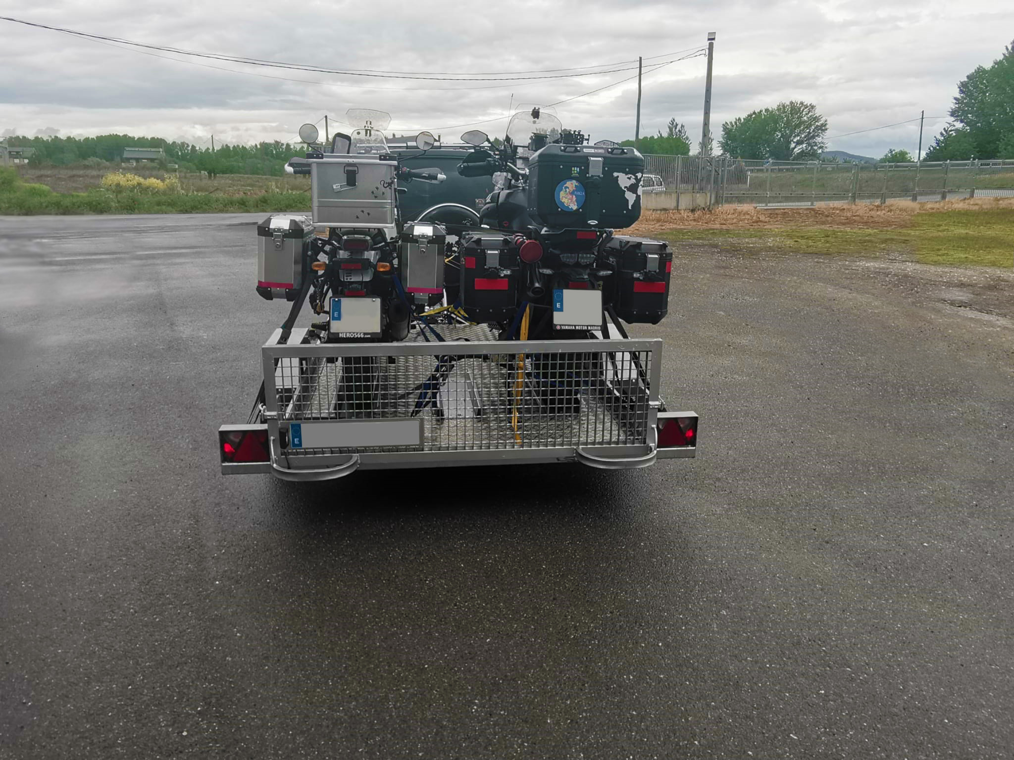 M8 tipper motorcycle carrier trailers | http://remolquesjebla.es